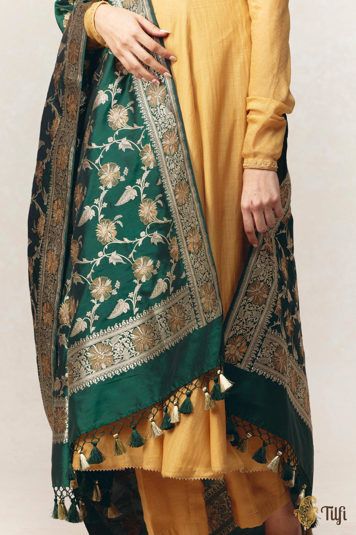 Bottle Green Pure Katan Silk Banarasi Kadwa Handloom Dupatta - Tilfi